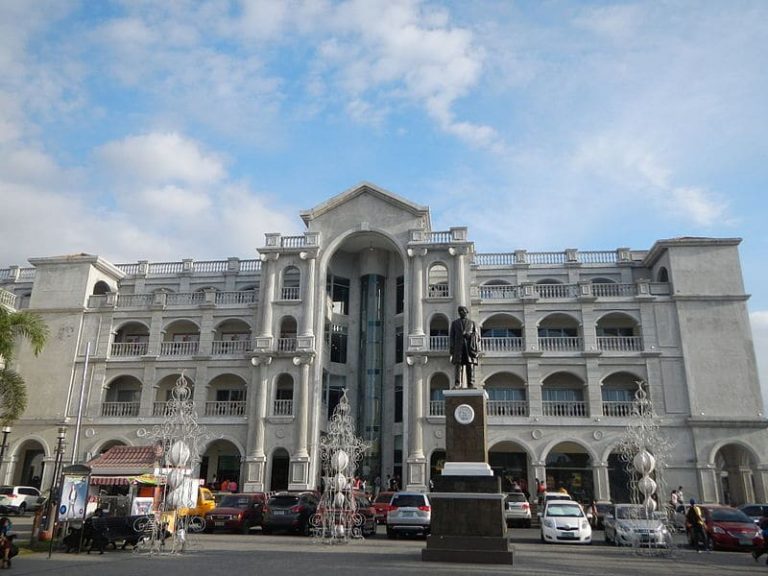 In Balanga City the locals always wear a smile