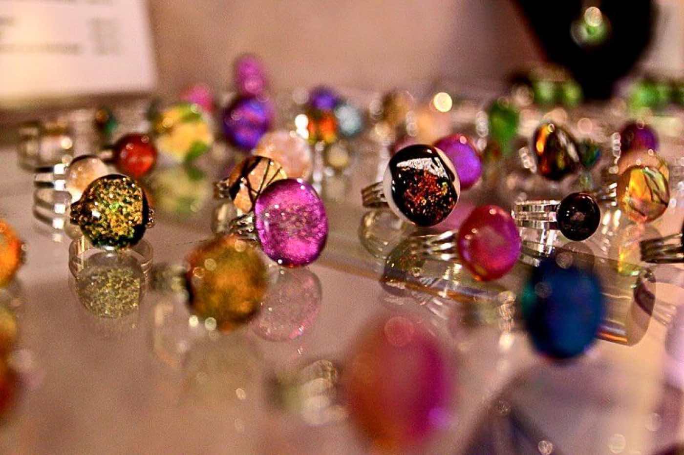 Robert is blowing unique art of glass - King Goya