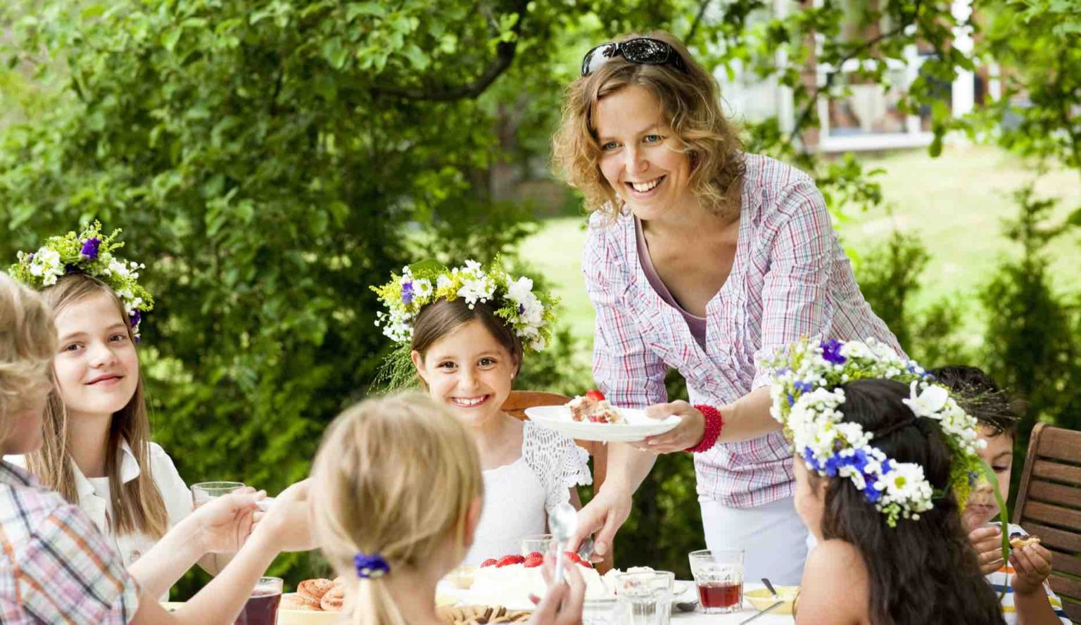 Midsummer in Dalarna – a place to visit before you die - King Goya