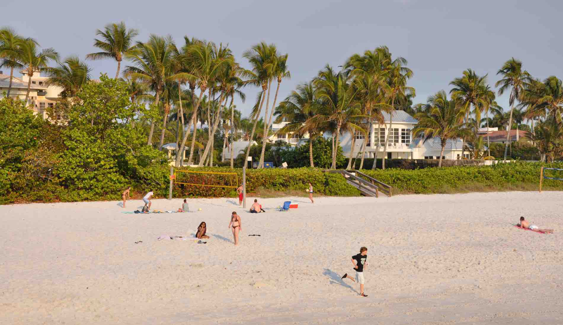 Naples Florida where Snowbirds enjoy the winter - King Goya