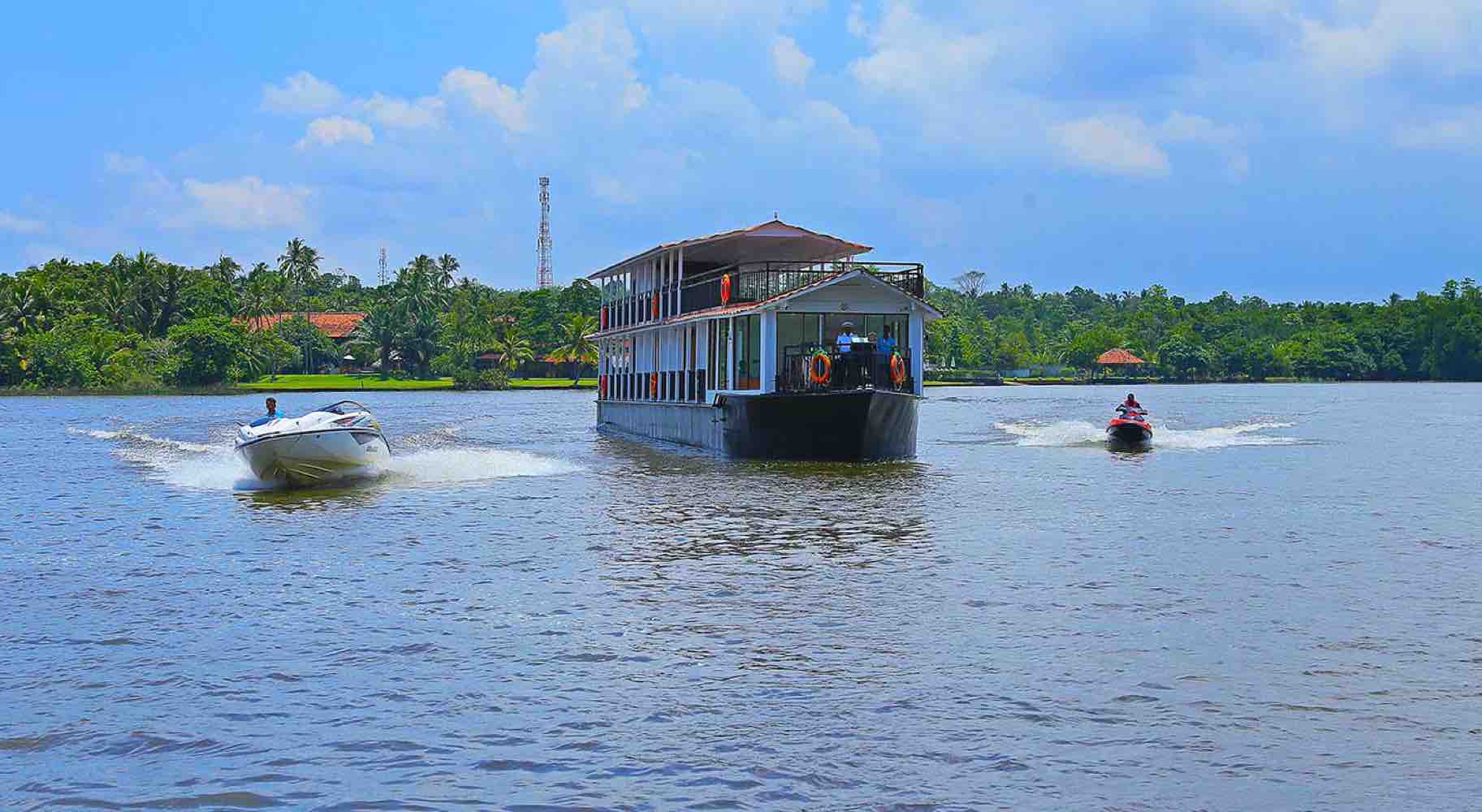 Lake Safari and exclusive cruise in Sri Lanka