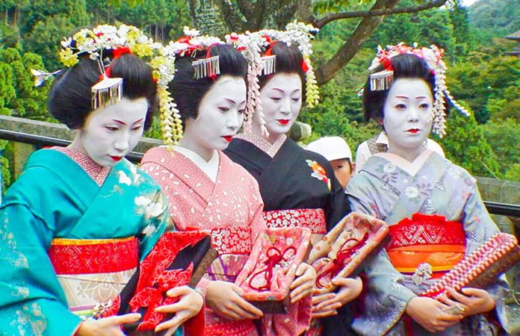 Where to visit in Japan..? The answered is Tokyo and Okinawa - King Goya